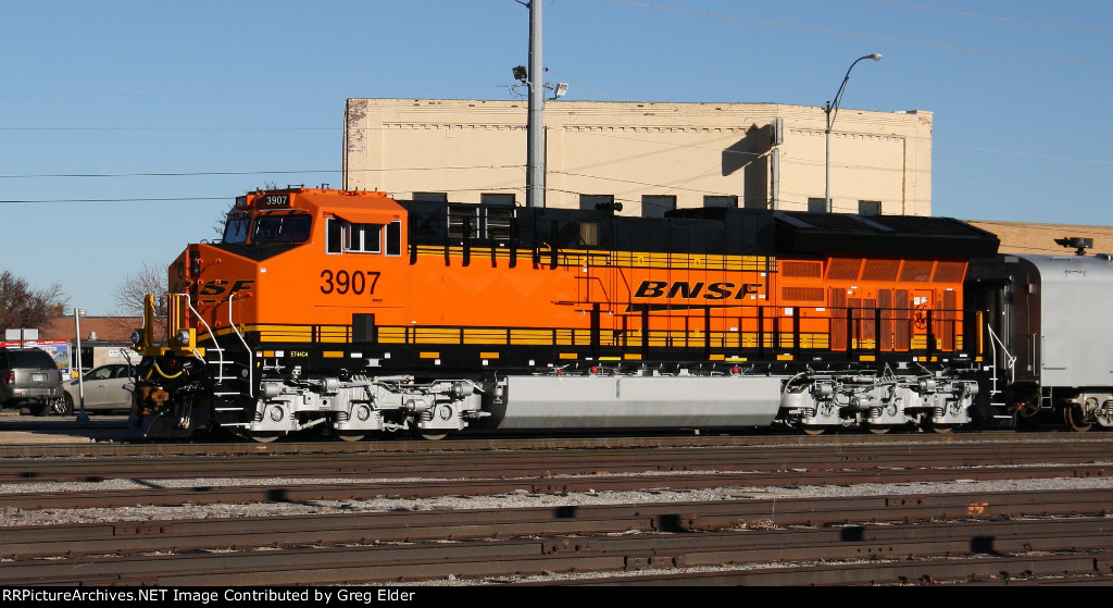 BNSF 3907